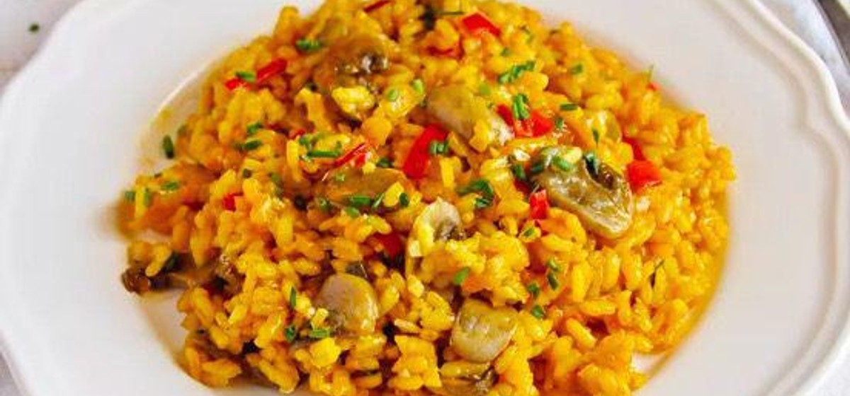 Spanish Saffron Rice with Spicy Mushrooms and Onions Recipe | Sunset ...